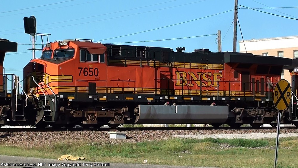 BNSF 7650
